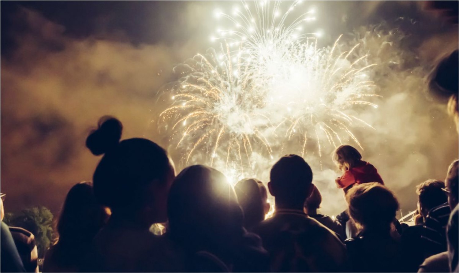 ¿Cuáles son las limitaciones en la venta y el uso de pirotecnia?